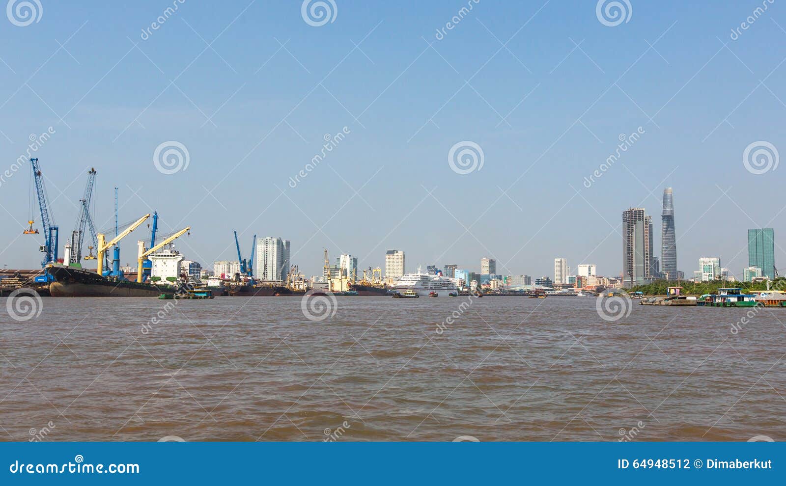 Vues du port de Saigon photographie éditorial. Image du asie - 64948512