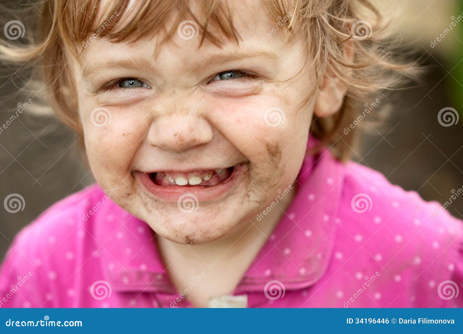 Vuil gelukkig kind stock foto. Image of kinderjaren, portret - 34196446