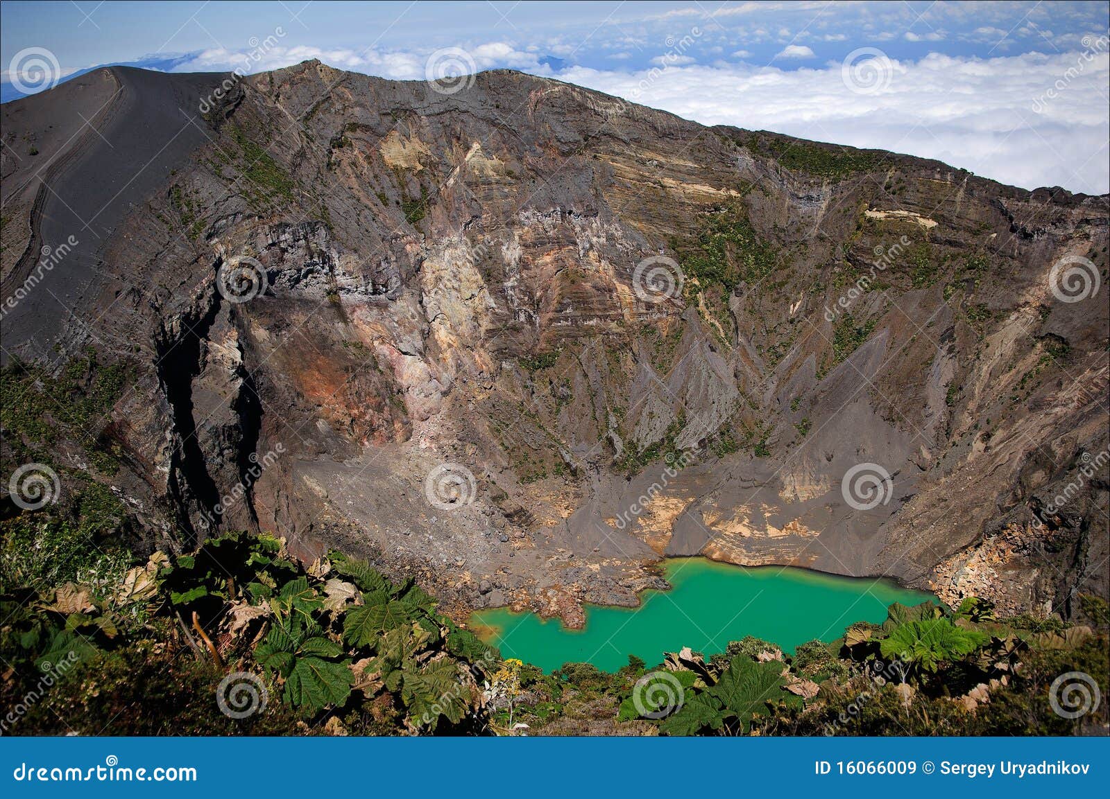 Vulcão de Irazu. imagem de stock. Imagem de lava, monte - 16066009