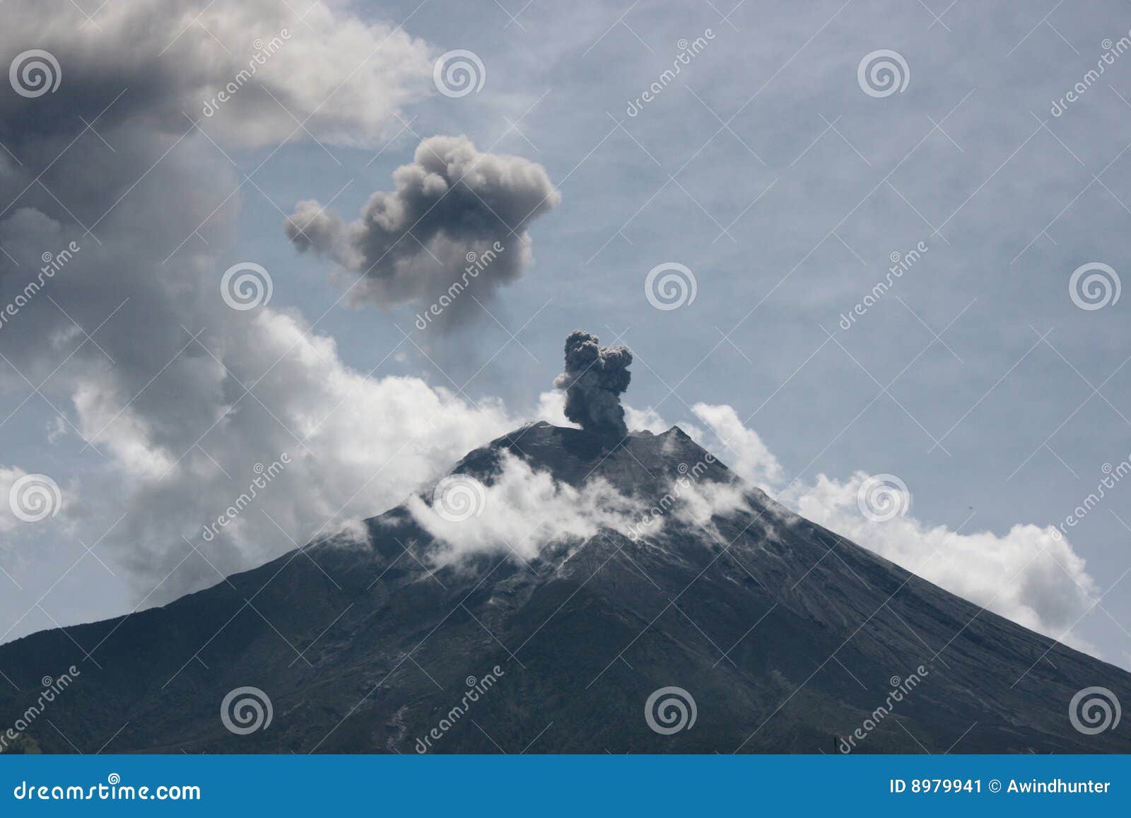 Vulcano Eruption in Ecuador Stock Image - Image of clouds, mountain ...