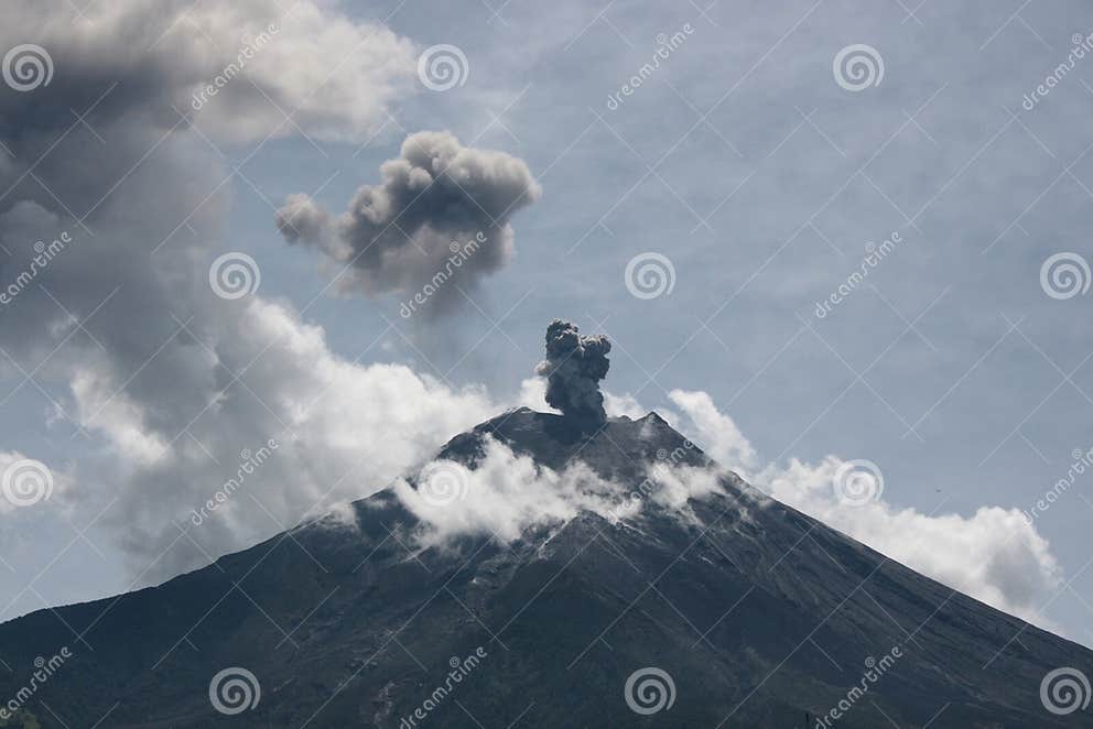 Vulcano Eruption in Ecuador Stock Image - Image of clouds, mountain ...