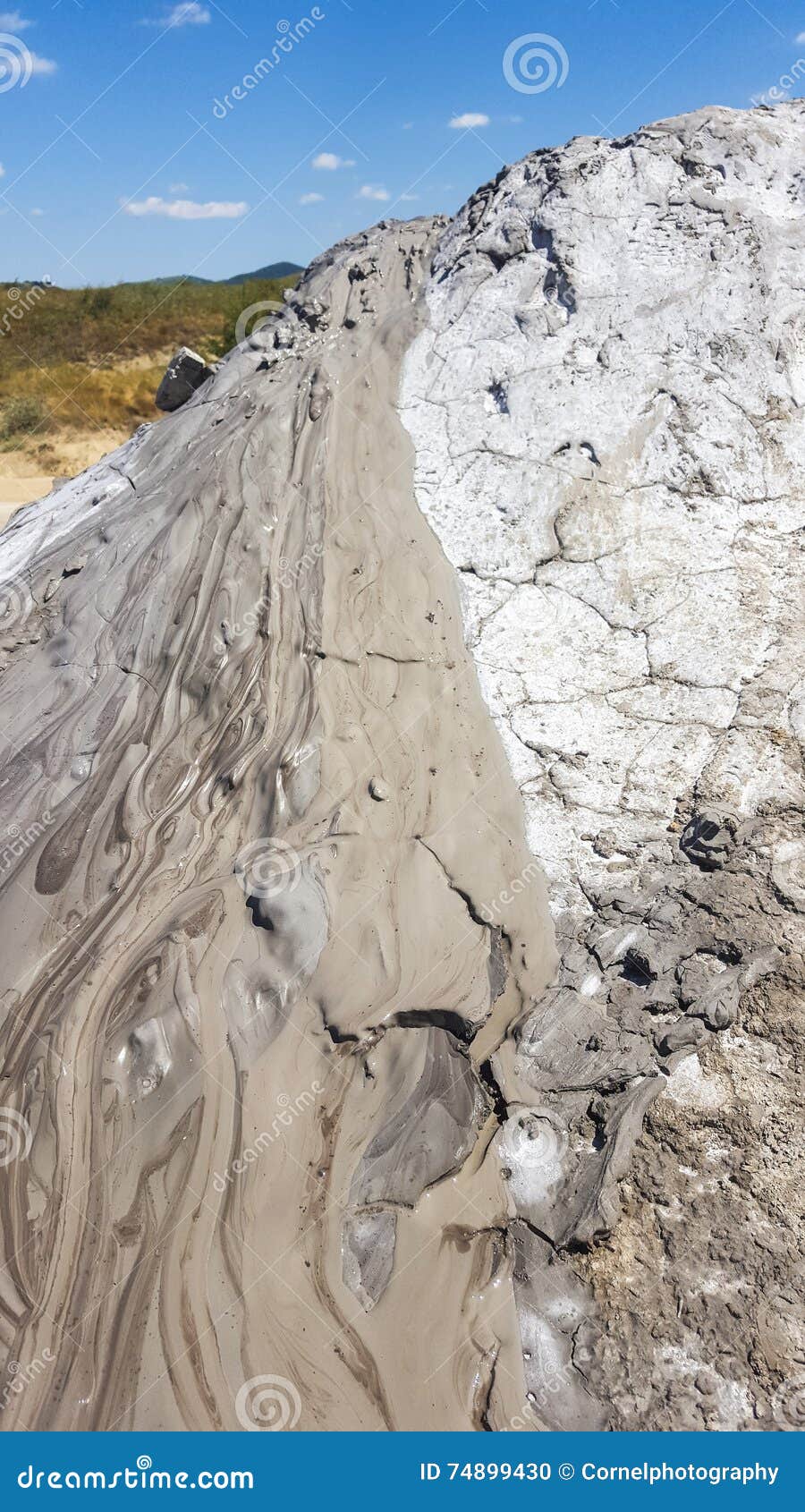 Vulcanoes del fango foto de archivo. Imagen de corteza - 74899430