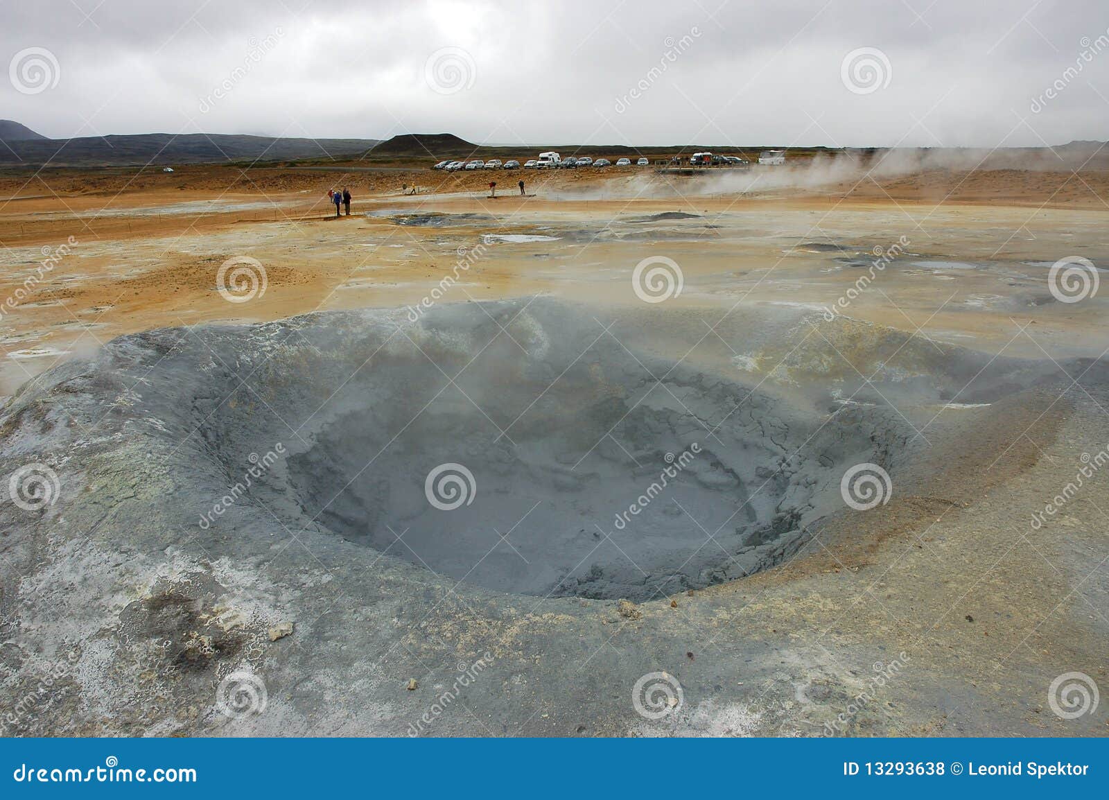 Vulkanisch Boorgat, IJsland. Stock Foto - Image of rots, boorgaten ...