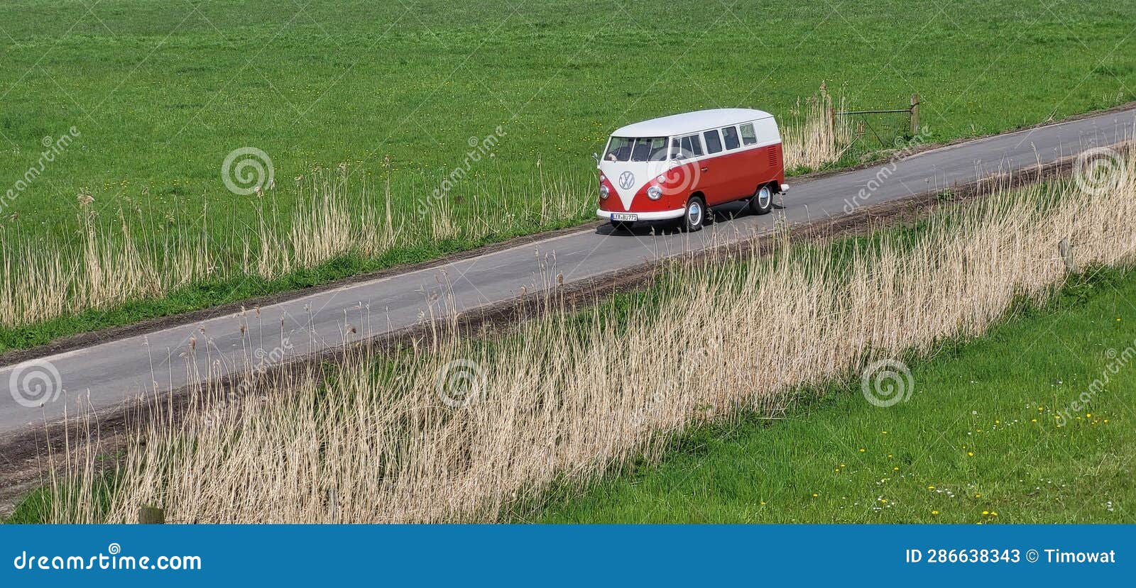 VW Bus Oldtimer editorial stock photo. Image of oldtimer - 286638343