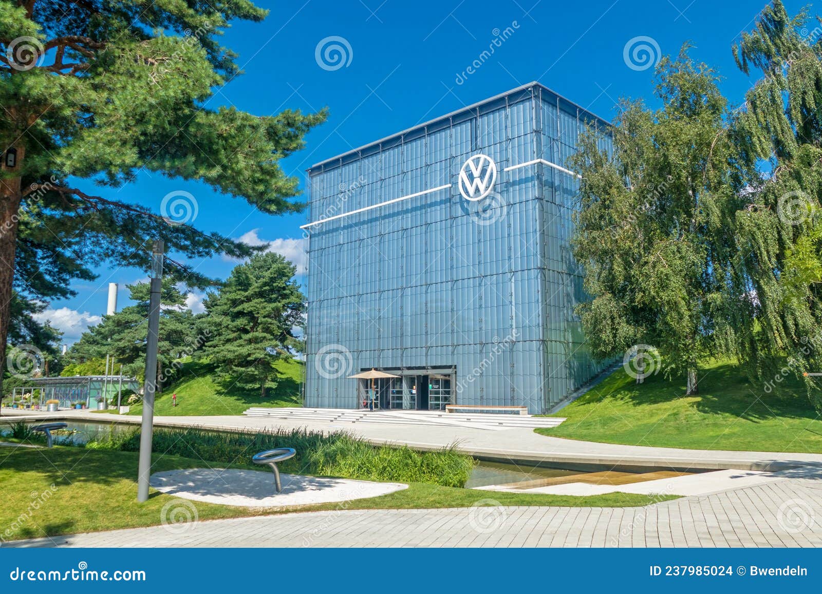 VW Showroom in `Autostadt Wolfsburg` Editorial Stock Image - Image of ...