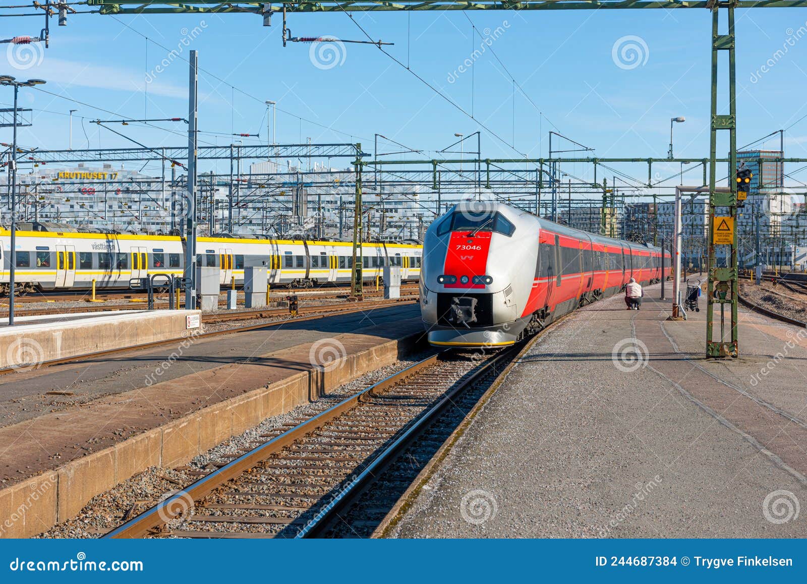VY Train Arriving Gothenburg Central Station.. Editorial Stock Image ...