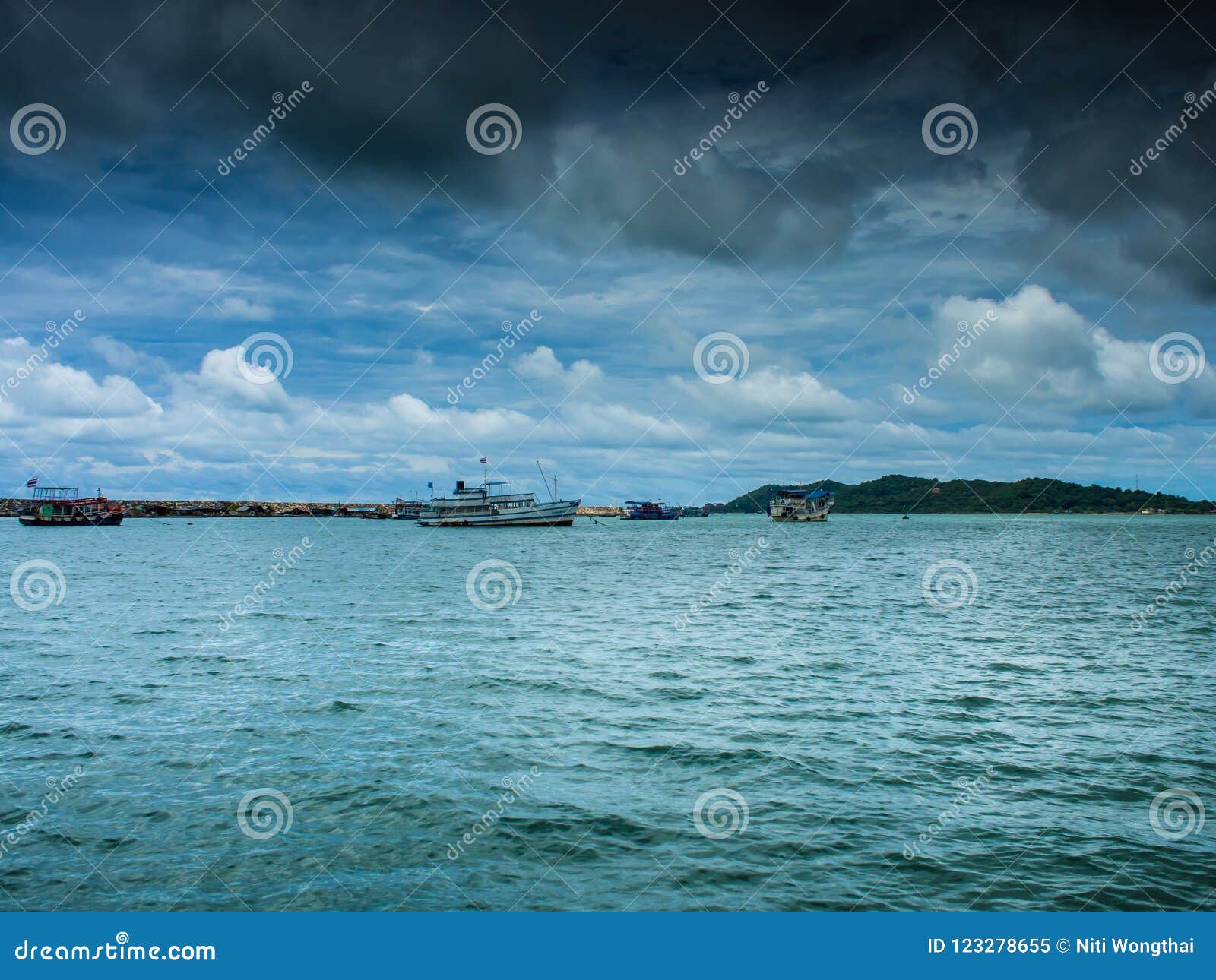 W czasie burzy nad morzem obraz stock. Obraz złożonej z plenerowy ...