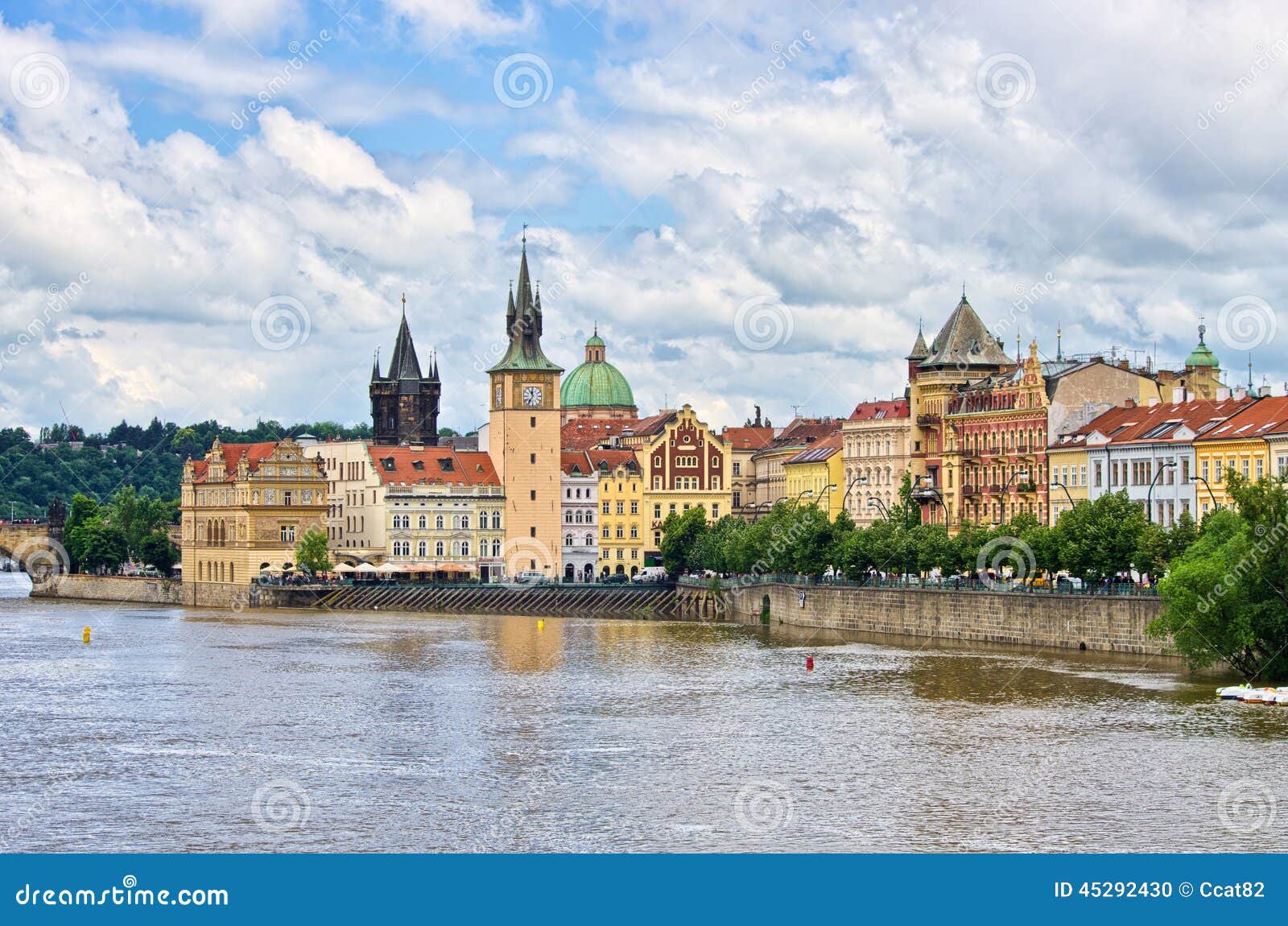 W Praga Vltava Rzeka, Republika Czech Zdjęcie Stock - Obraz złożonej z ...