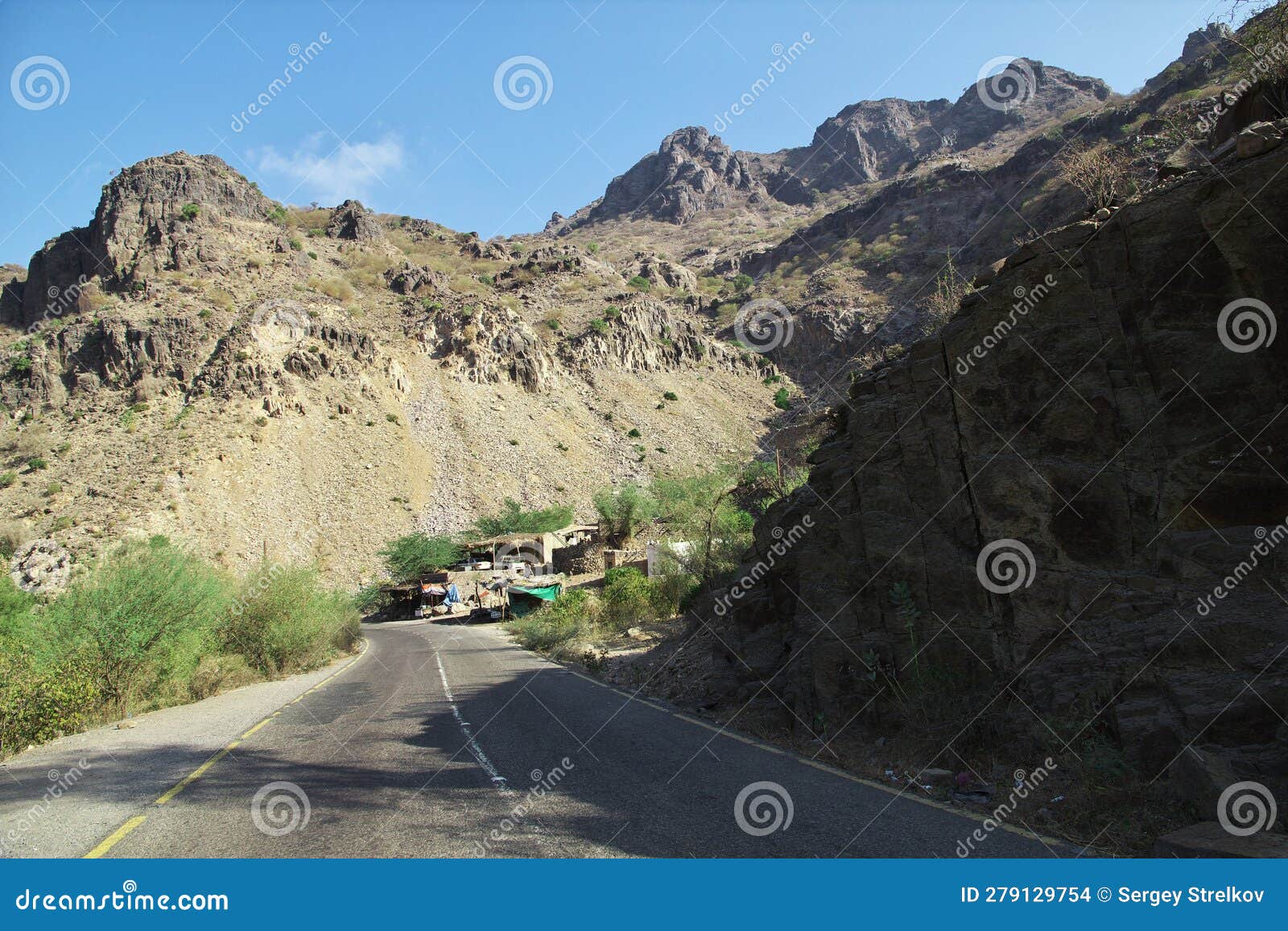 Wadi Sara in Mountains, Yemen Stock Photo - Image of arabian, canyon ...