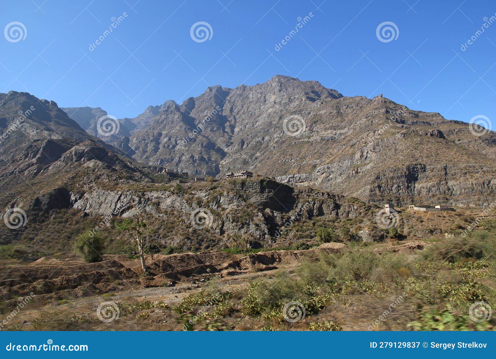 Wadi Sara in Mountains, Yemen Stock Image - Image of fortress, canyon ...