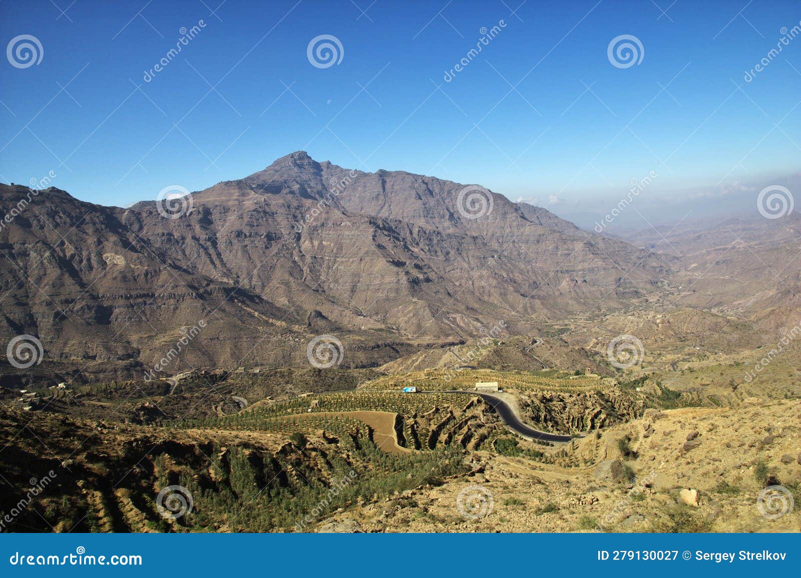 Wadi Sara in Mountains, Yemen Stock Image - Image of nature, fortress ...