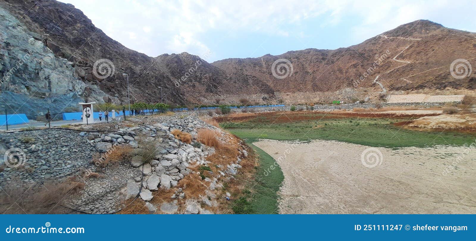 Wadi shawka dam mountain stock image. Image of shawka - 251111247