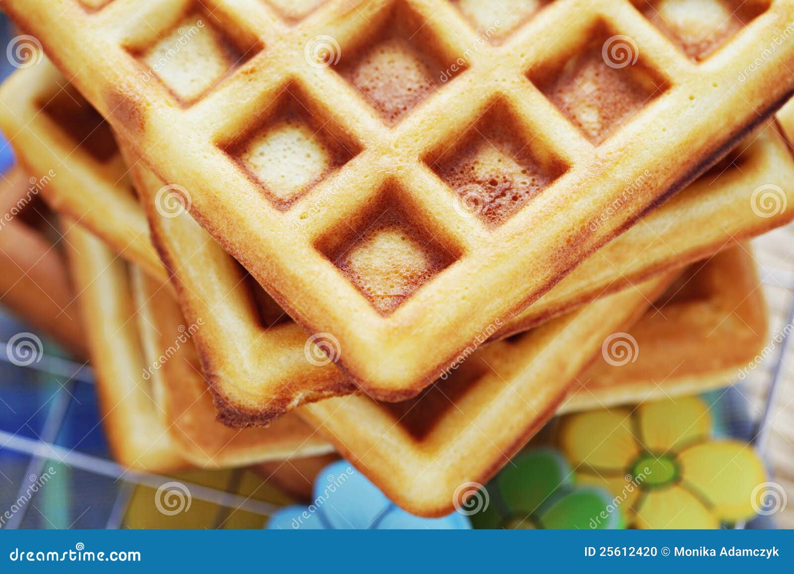 Waffles foto de stock. Imagem de bolinha, waffle, sobremesa - 25612420