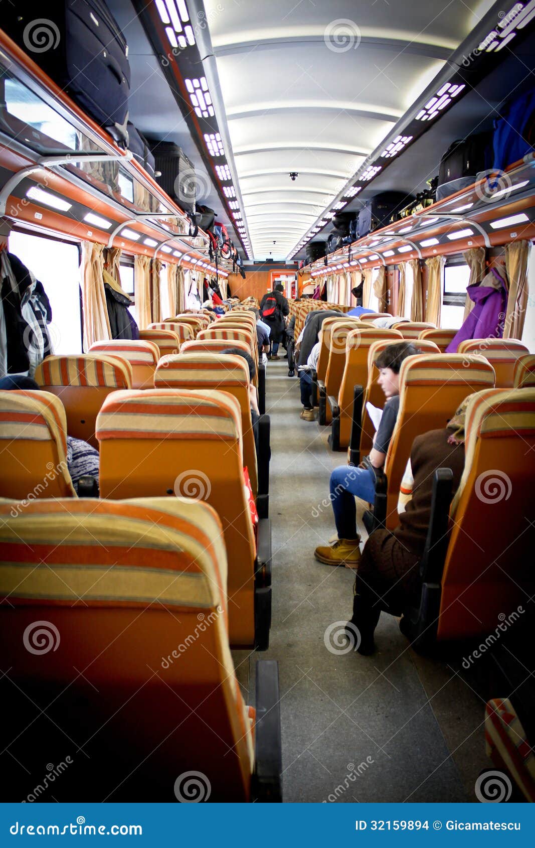 In wagon train editorial stock image. Image of baggage - 32159894