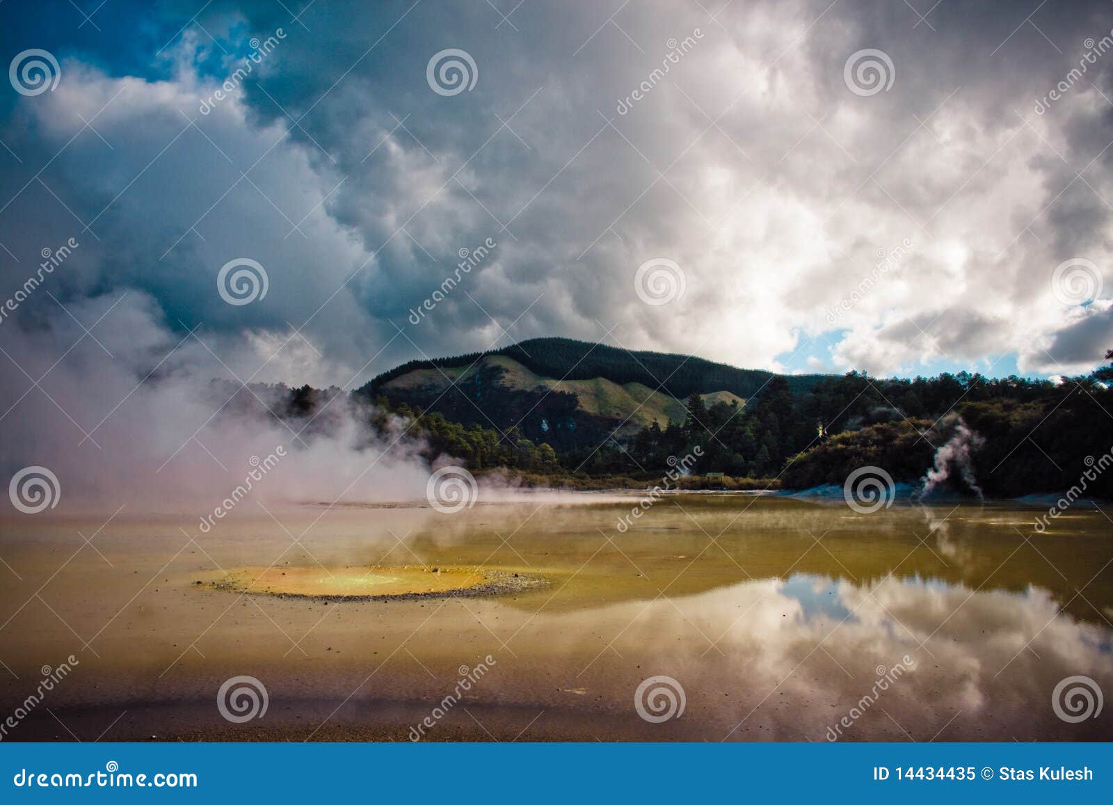 Wai-o-Tapu, Rotorua Volcanic Zone Stock Image - Image of steam ...