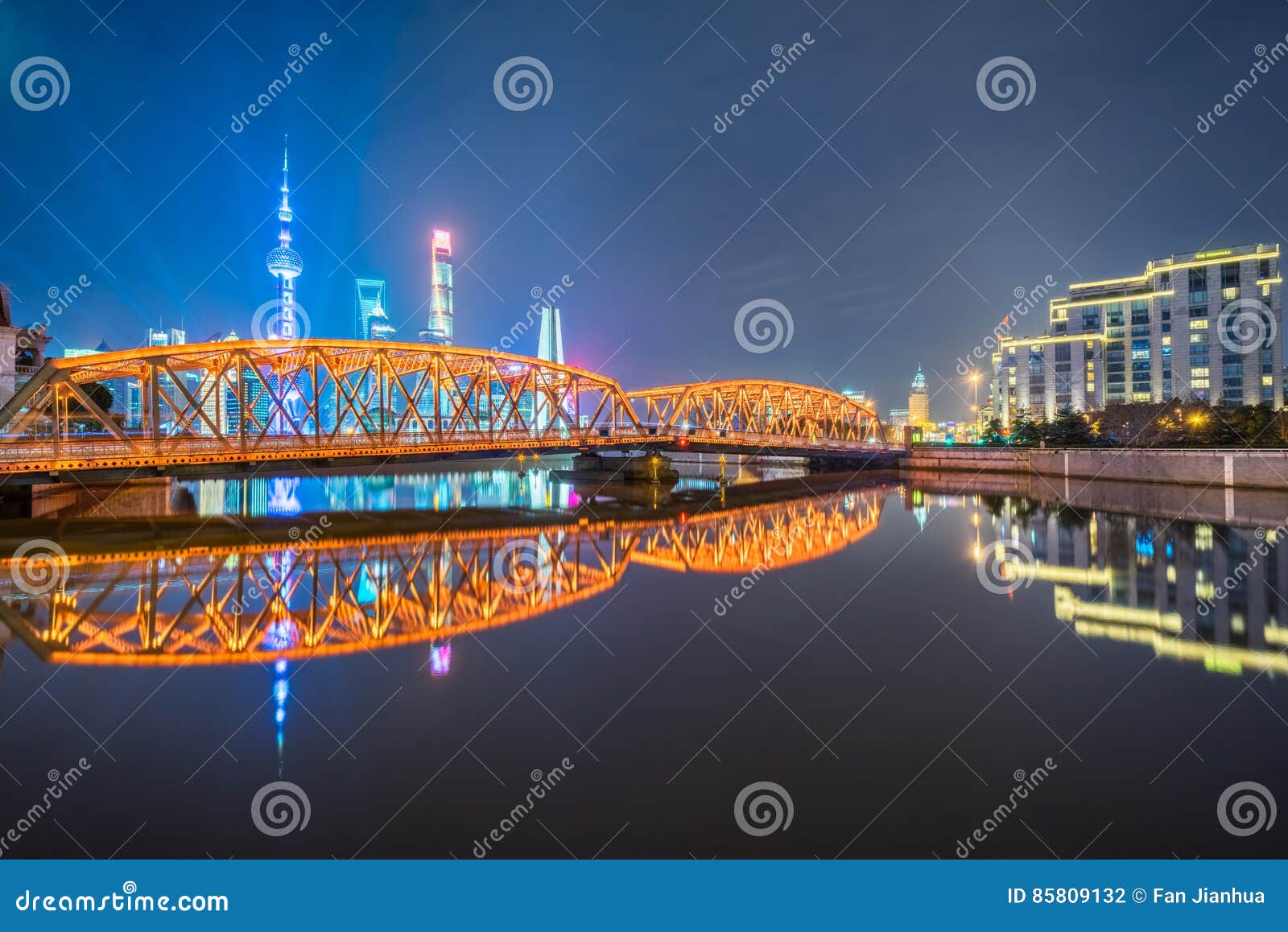 The Waibaidu Bridge in Shanghai Stock Photo - Image of bund, orange ...