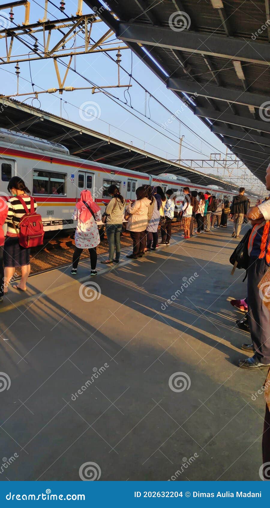 Wait for the train editorial stock image. Image of stadium - 202632204