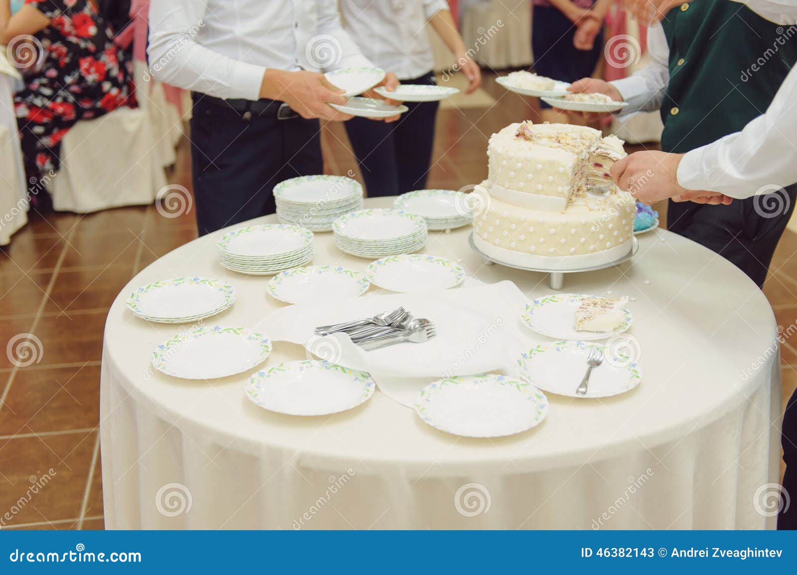 Waiters Serving Wedding Cake Stock Image - Image of plate, ceremony ...