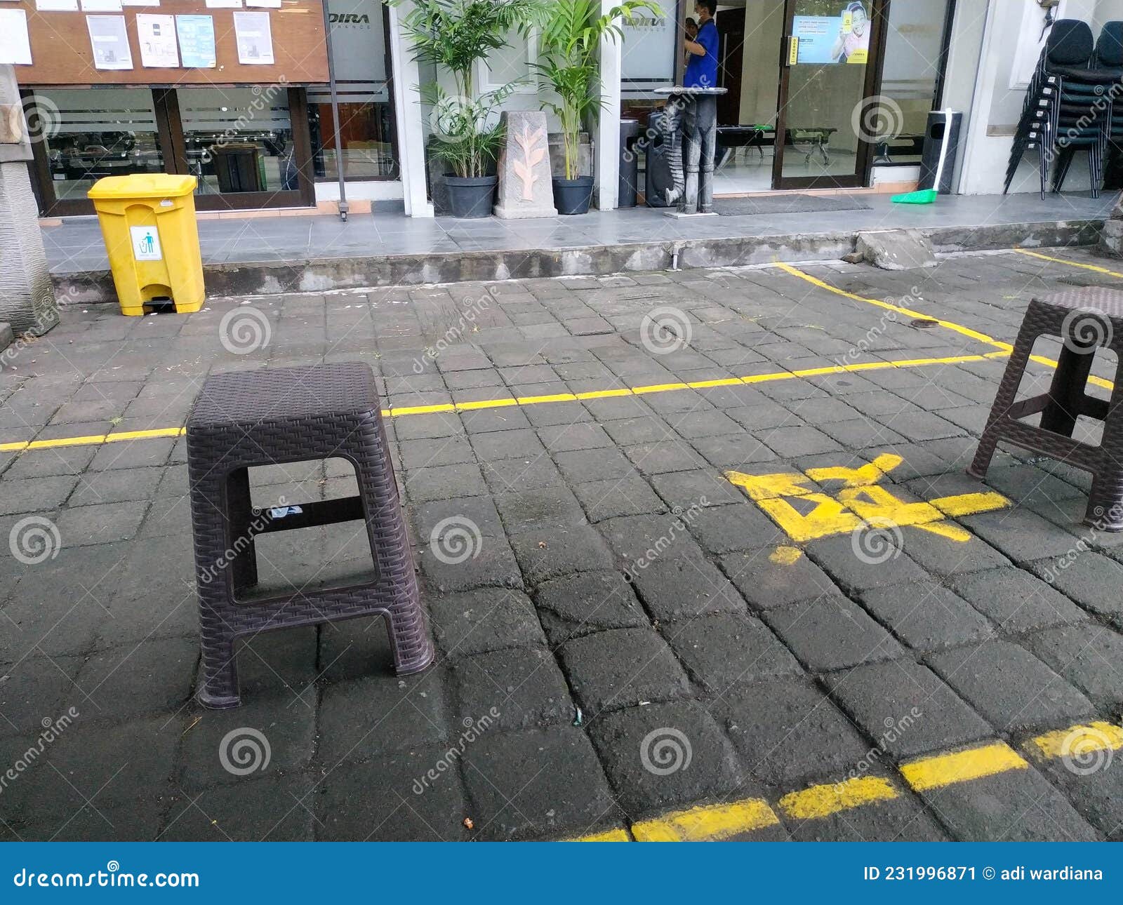 Waiting area in the queue stock image. Image of computer - 231996871