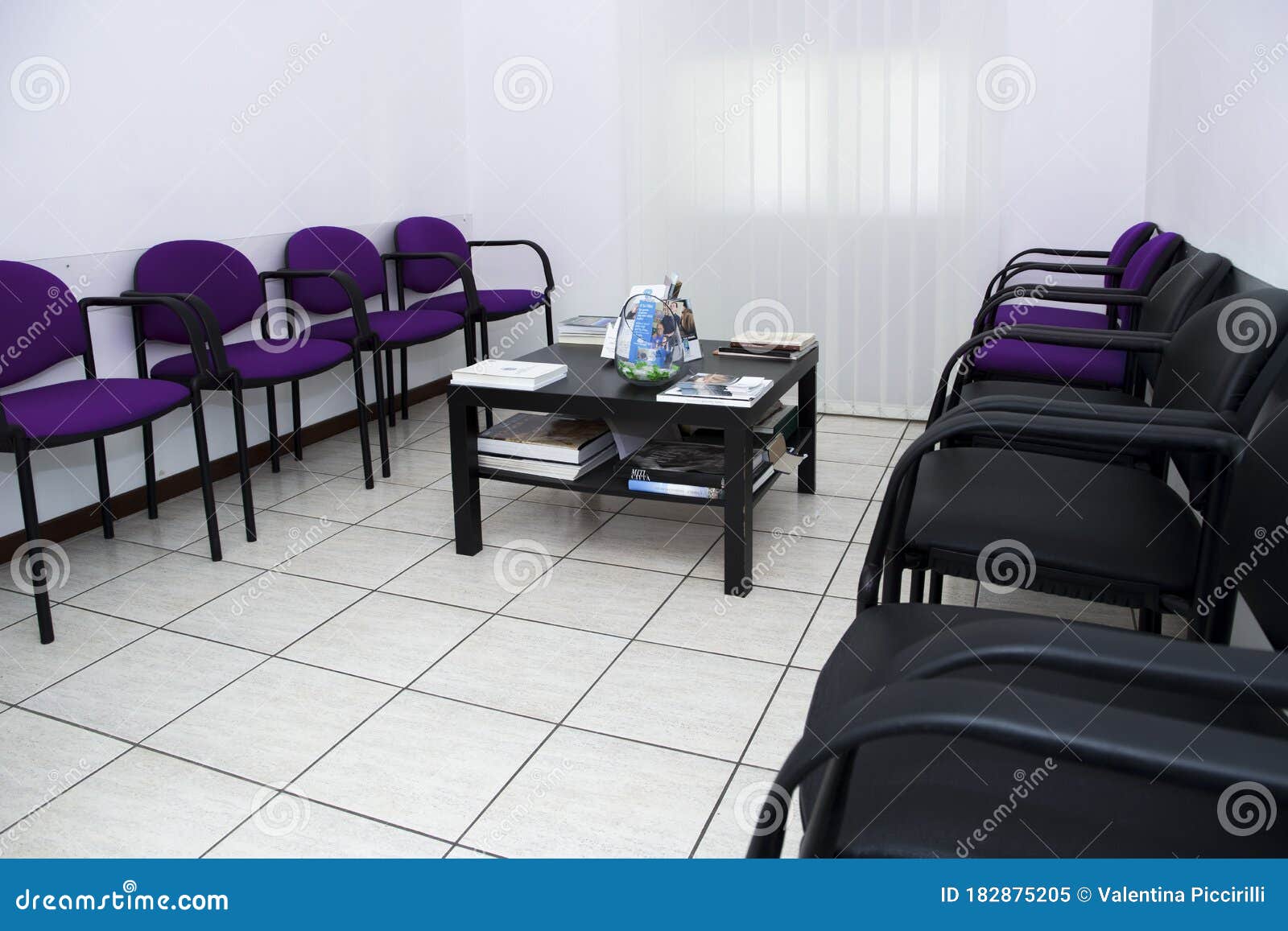 Waiting room editorial image. Image of pain, corridor - 182875205