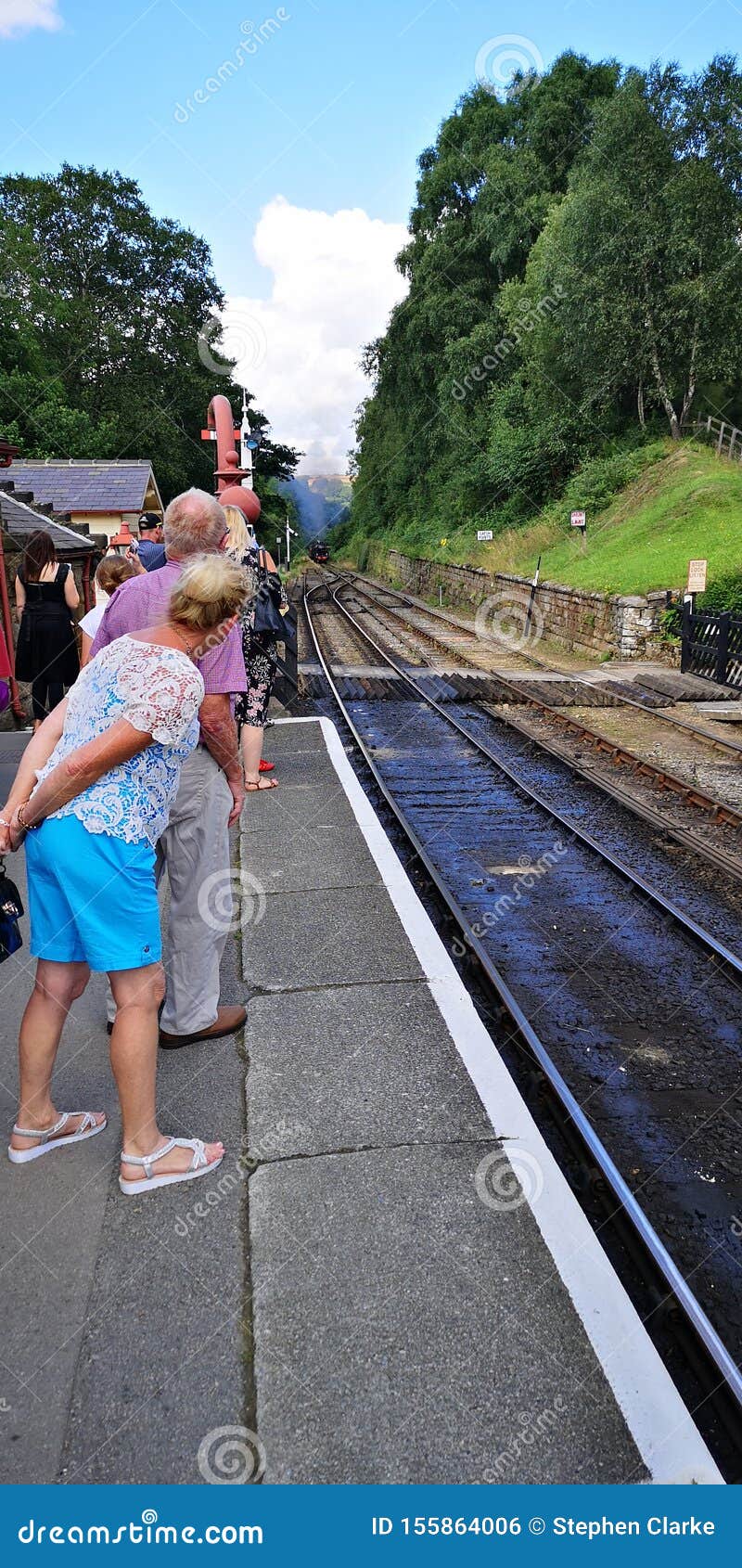 Waiting for Train on Platform Editorial Photo - Image of york, heritage ...