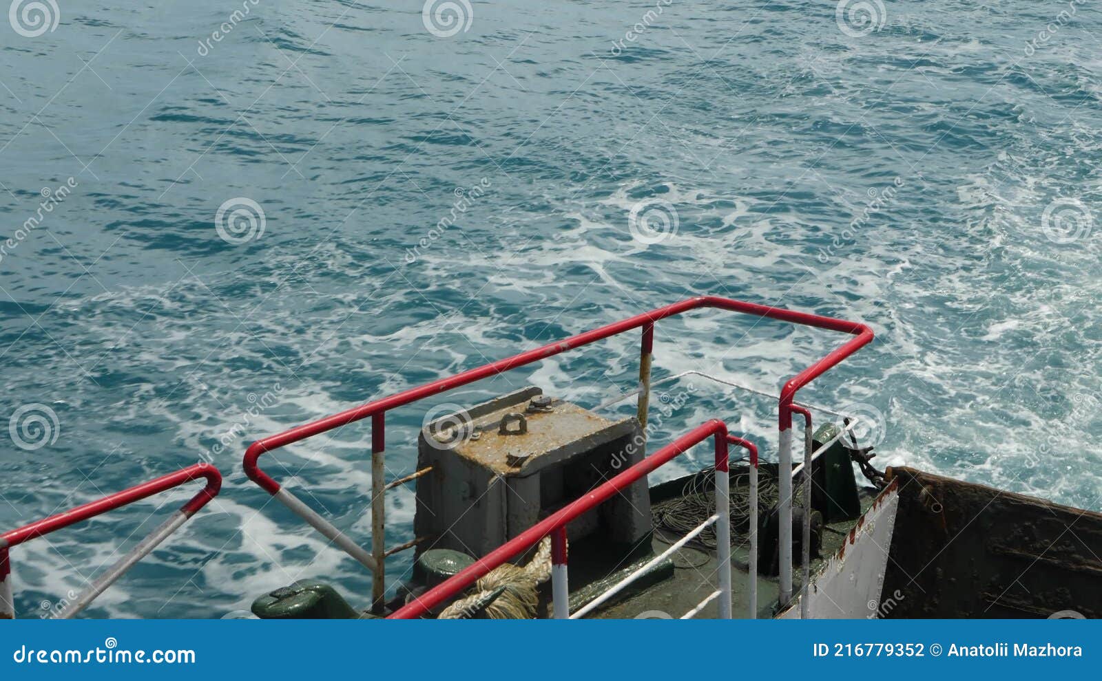 Wake Pattern Generated by Cargo Ferry with Wave Foam and Bubbles Stock ...