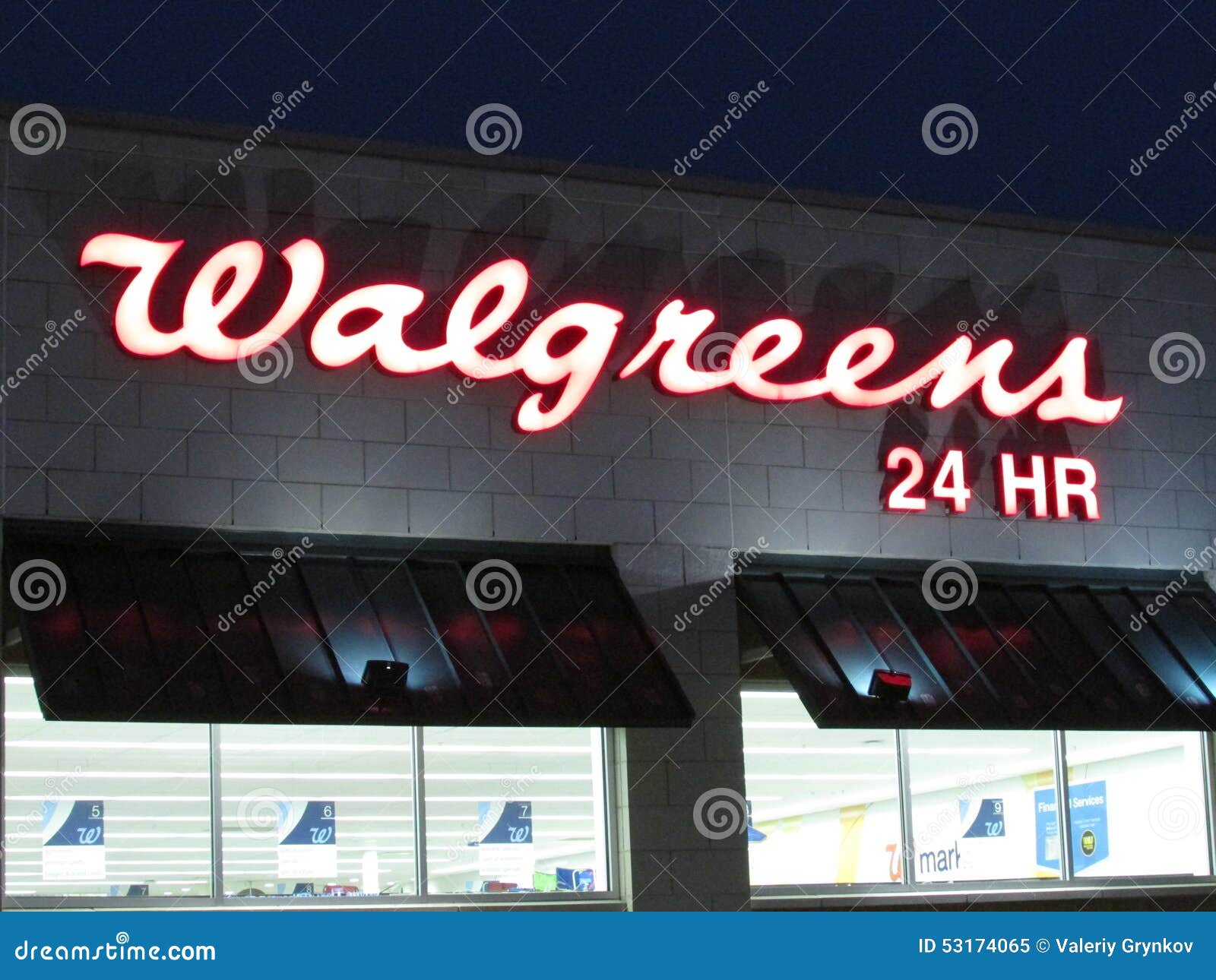 Walgreens Sign on the Wall in Edison on Rt 1 at Late Evening, NJ USA ...