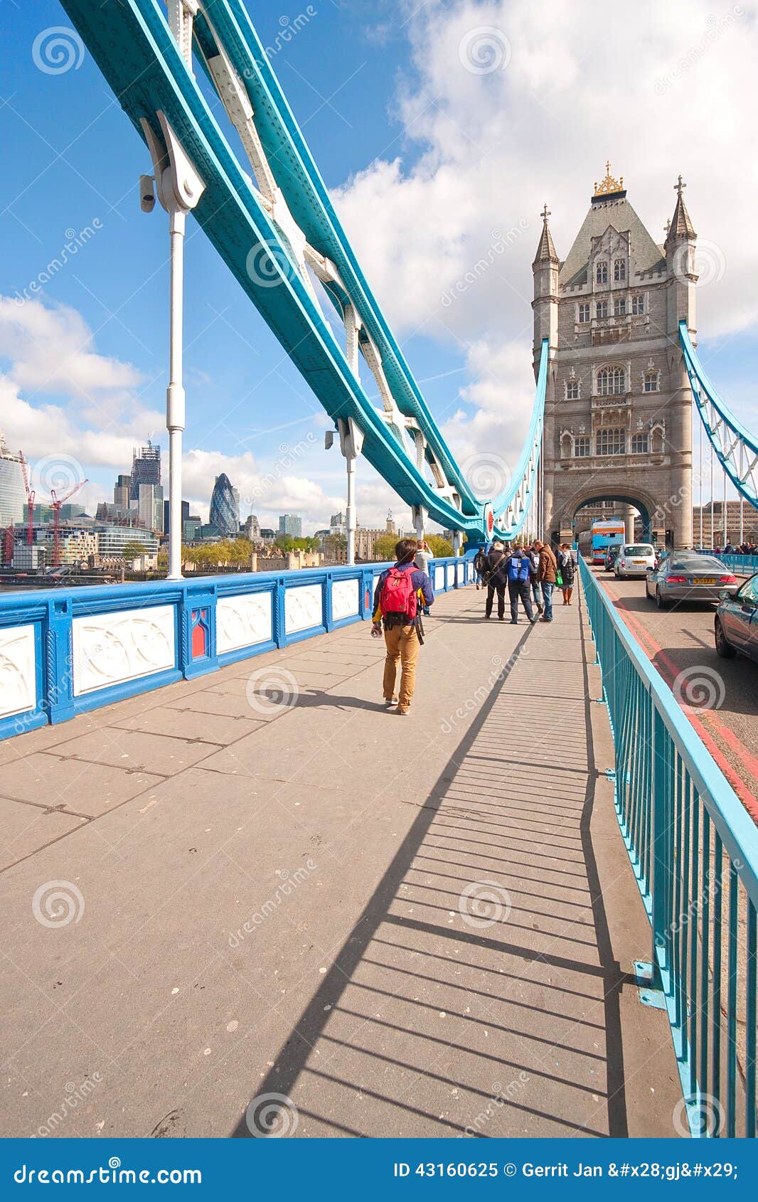 A walk over Tower Bridge stock image. Image of society - 43160625