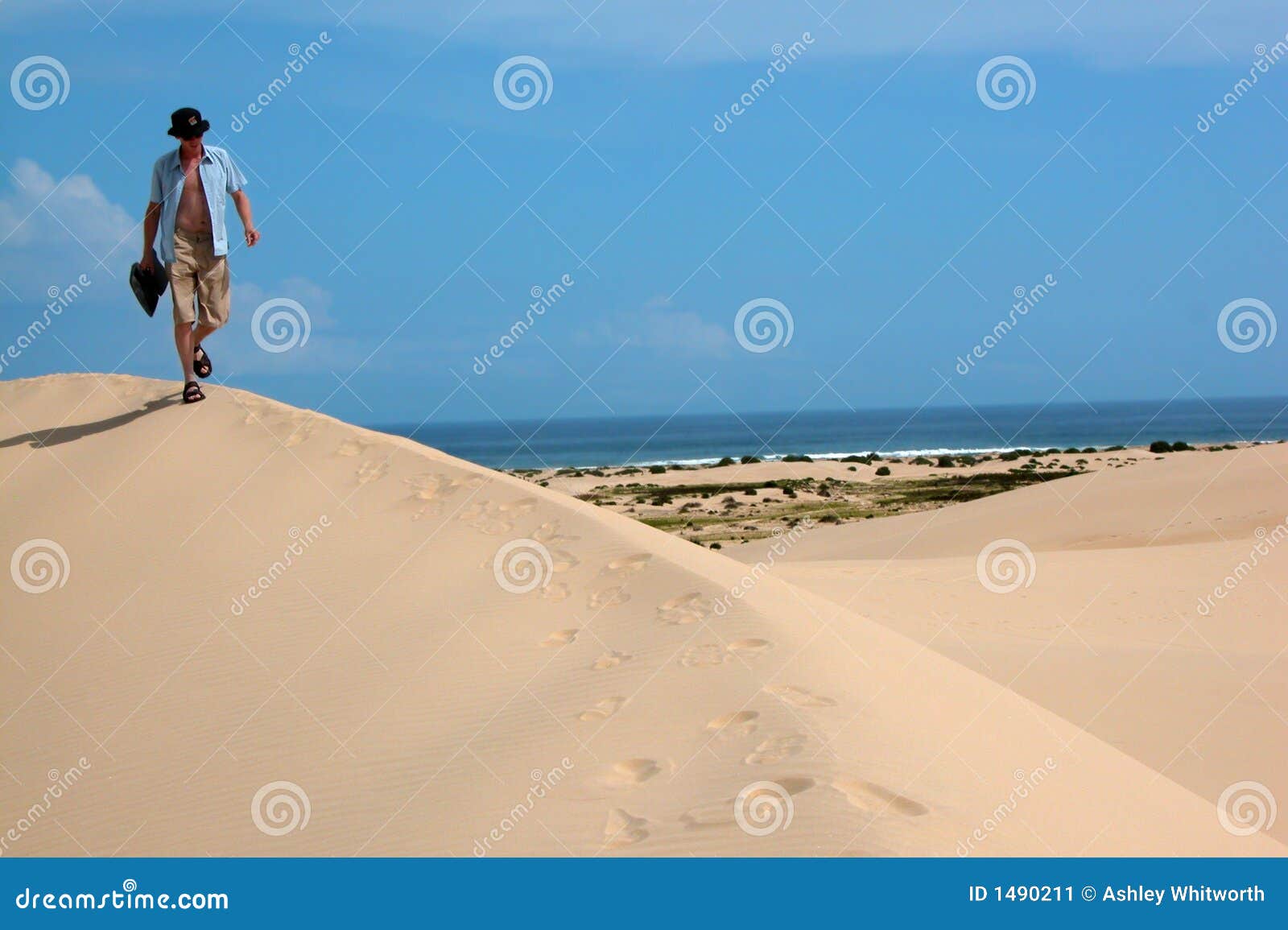 Walking Across the Sand Dunes Stock Image - Image of dune, barren: 1490211