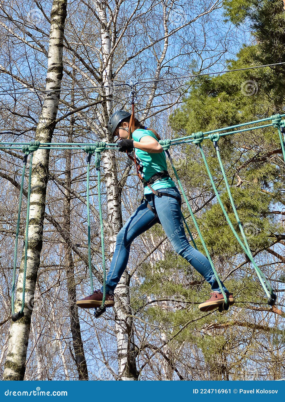Walking along the ropeway editorial photo. Image of climb - 224716961