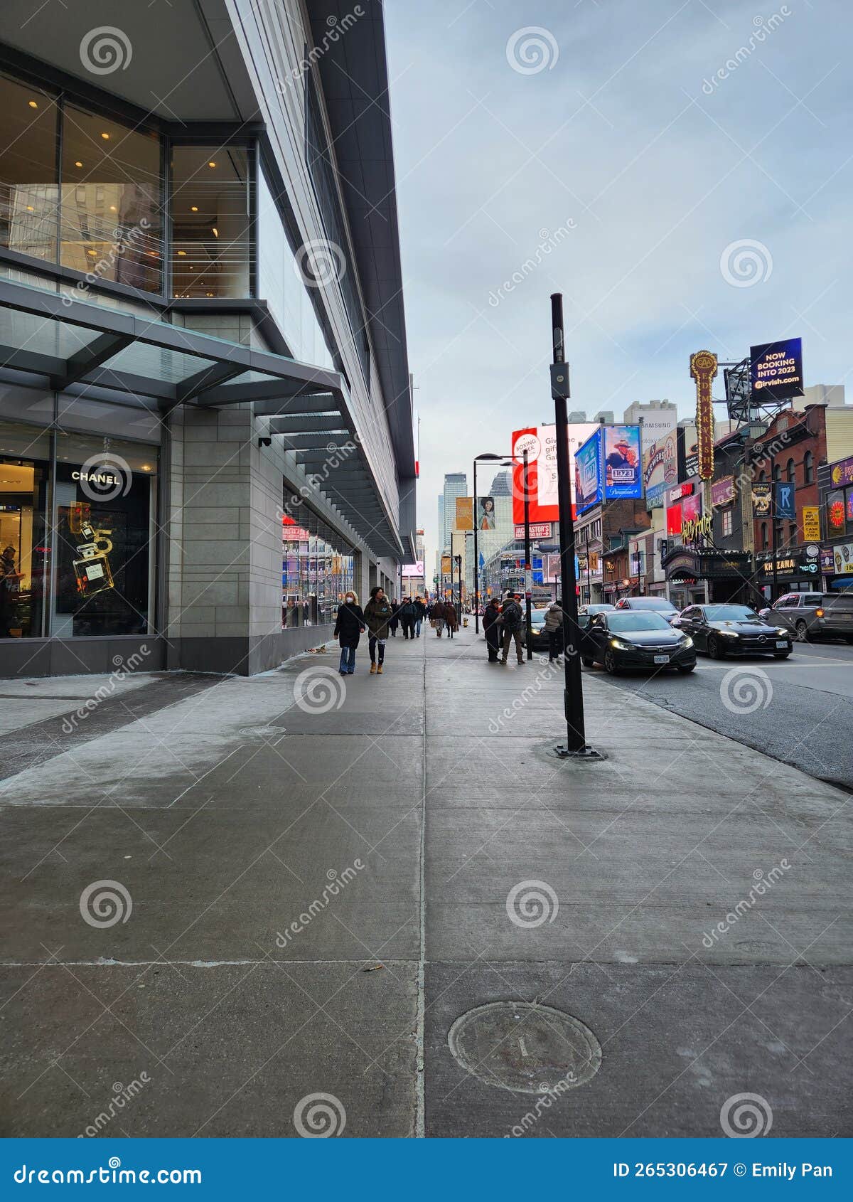 Walking Around Downtown Toronto Editorial Photography - Image of ...