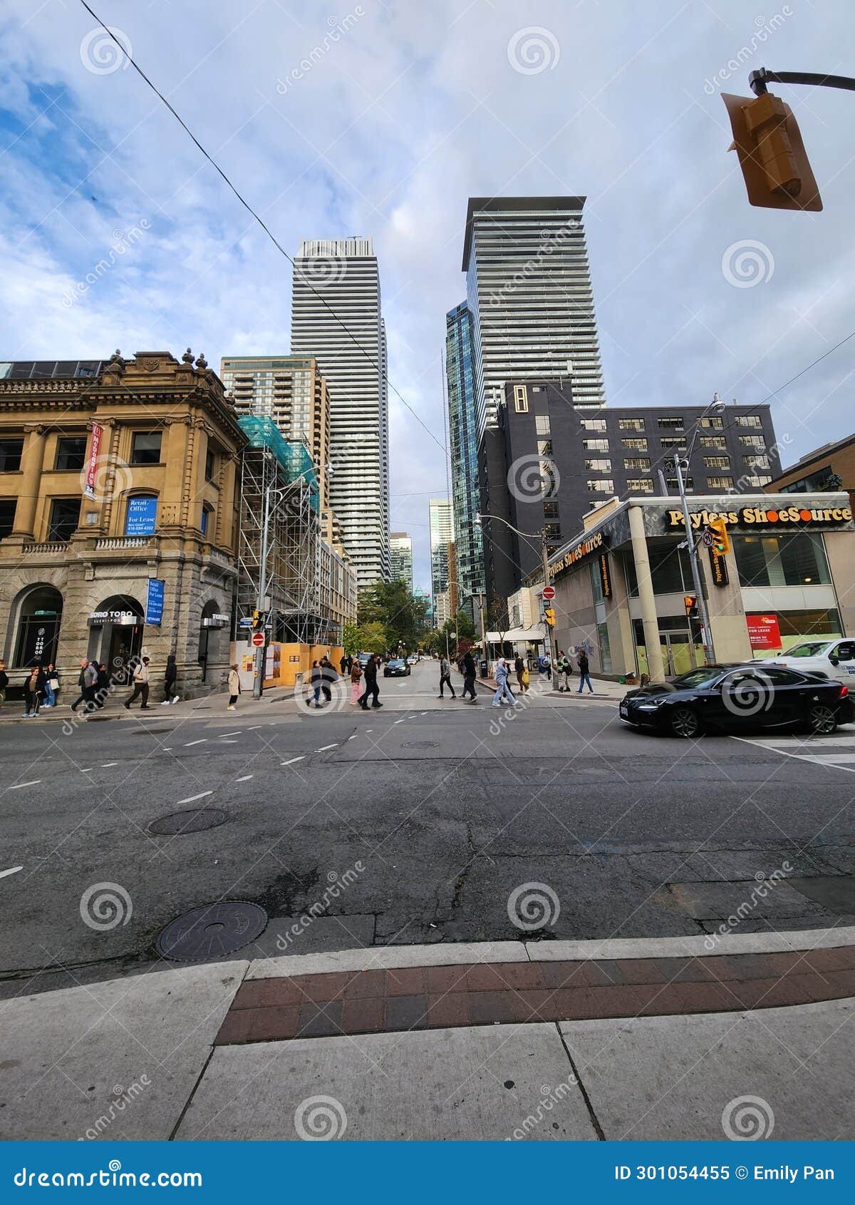 Walking Around a Downtown Toronto during the Holidays Editorial Image ...