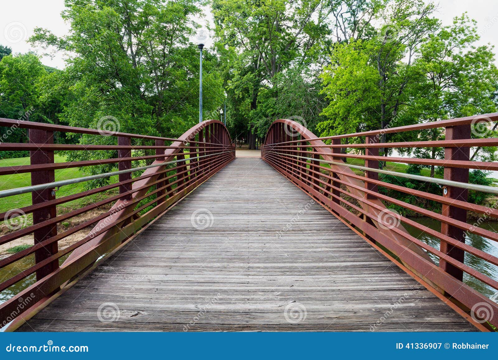 A Walking Bridge At Little Ocmulgee State Park In McRae, Georgia ...