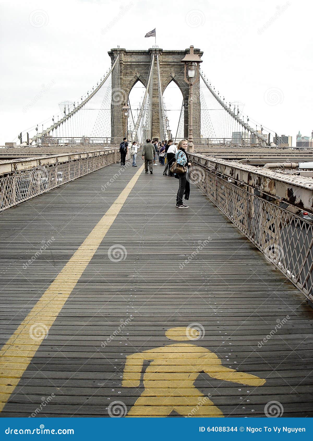 Walking on the Brooklyn Bridge Editorial Stock Image - Image of ...