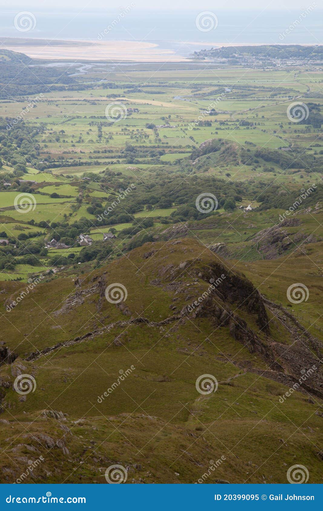 Walking the Cnicht stock image. Image of walking, wales - 20399095