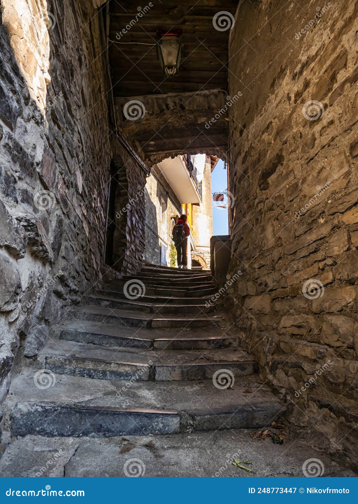 Way Path In The Village Old Nature Aboriginal Roof House Wood Metall ...