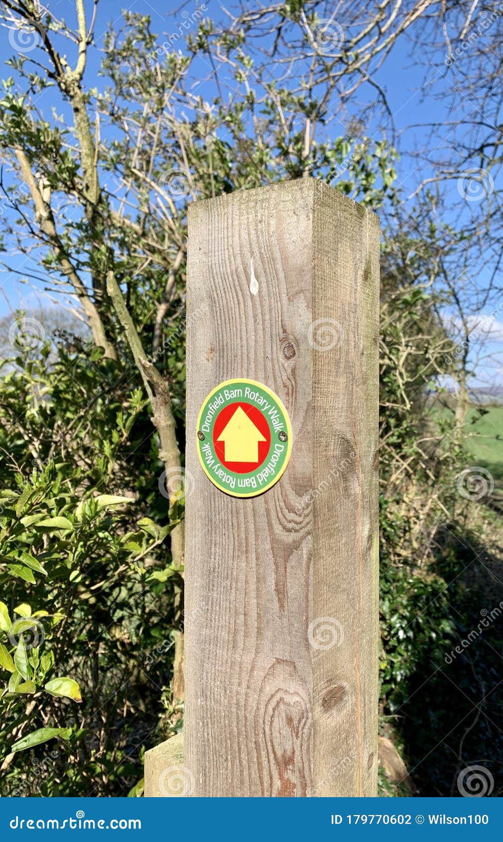 Walking Route sign post editorial photography. Image of showing - 179770602