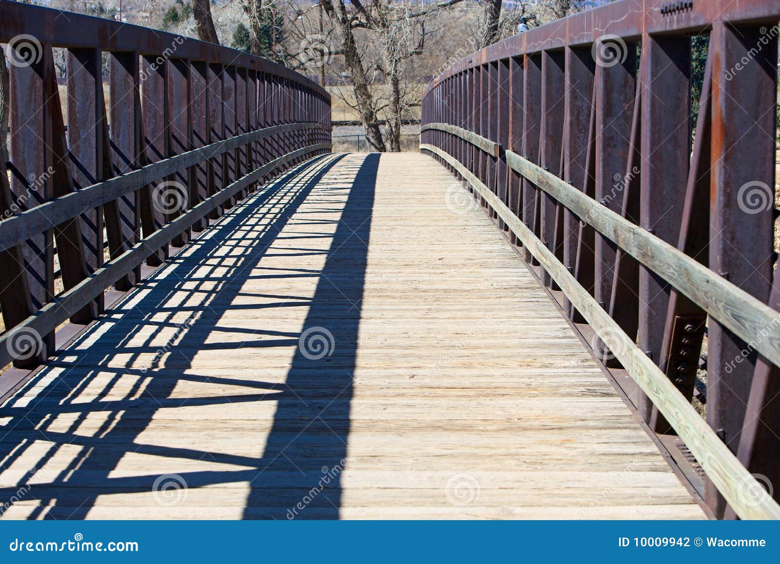 Walkway bridge stock photo. Image of park, pathway, crossing - 10009942