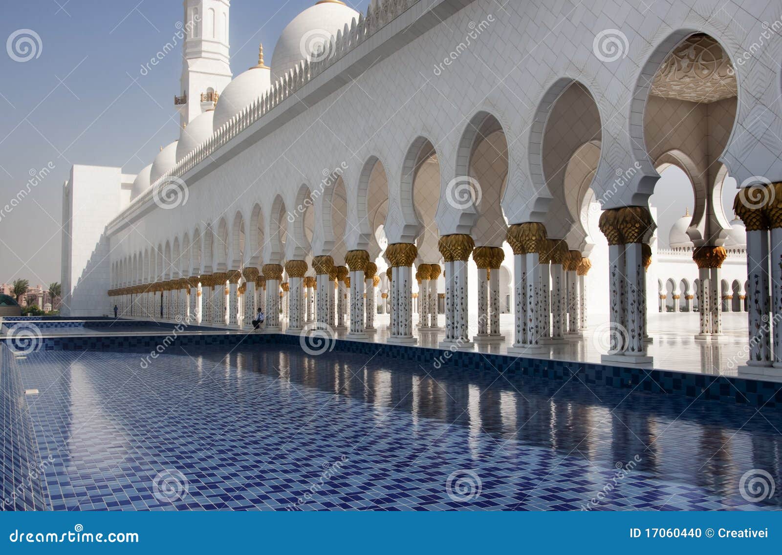 Walkway Sheikh Zayad Mosque Stock Photo - Image of middle, arabia: 17060440