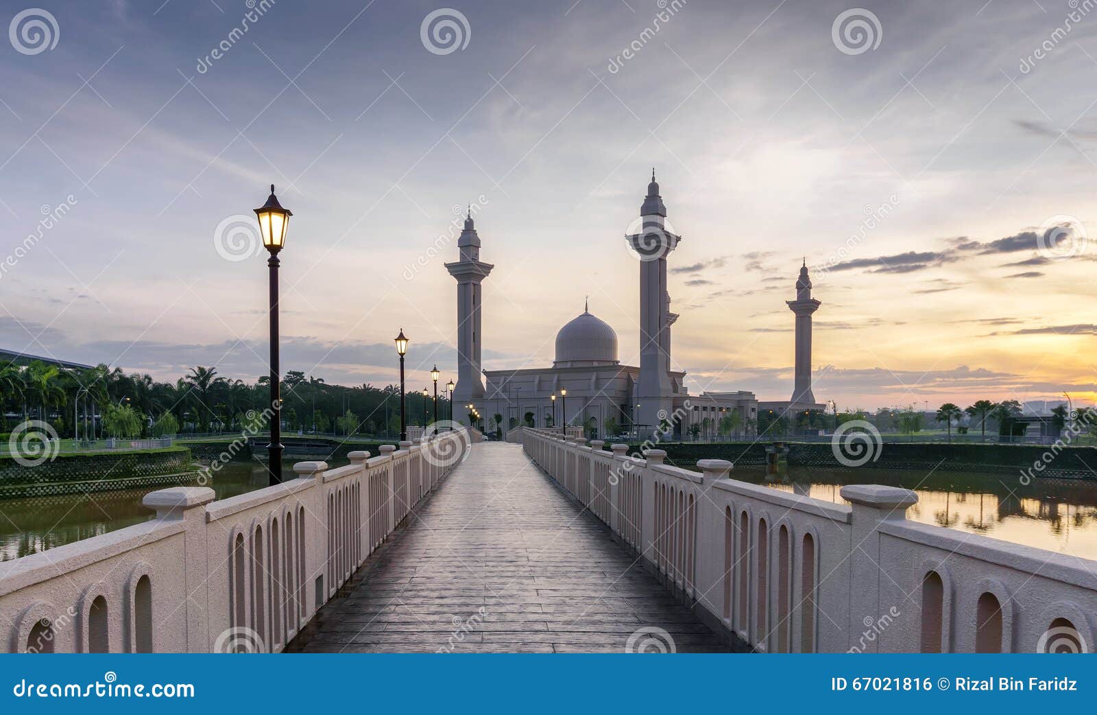 Walkway to the mosque stock photo. Image of landmark - 67021816
