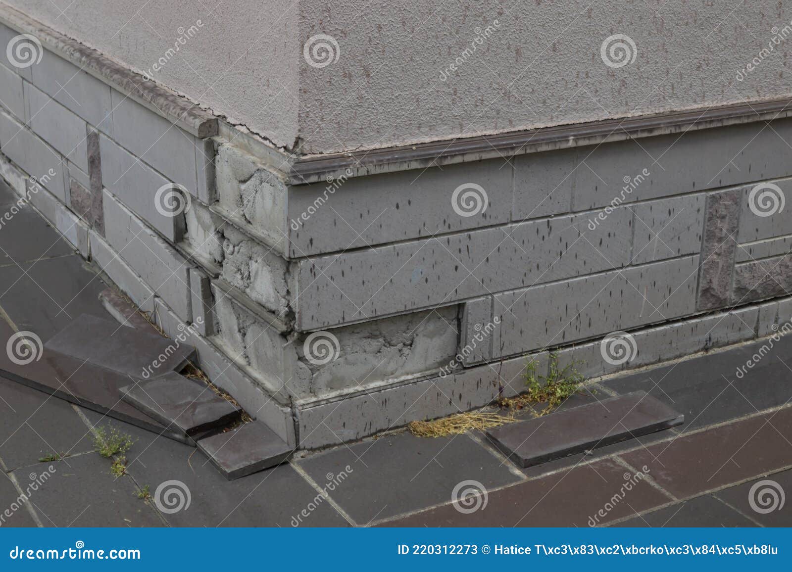 Wall Covering Material Has Been Spilled. Poorly Mounted Exterior Wall ...