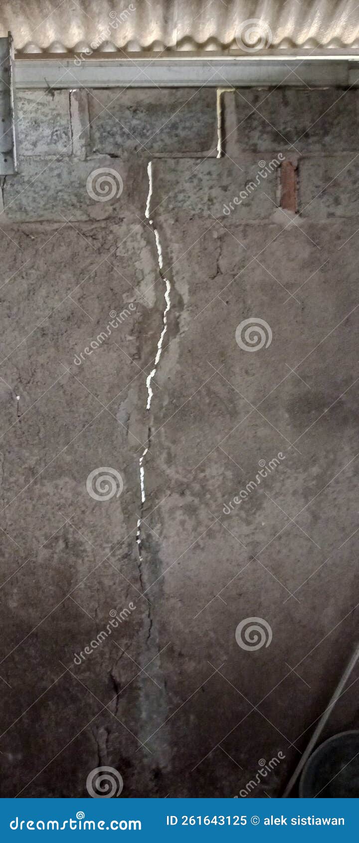 Wall cracked stock image. Image of rock, cracked, geology - 261643125