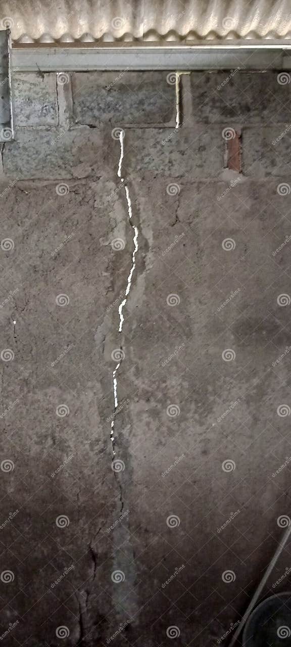 Wall cracked stock image. Image of rock, cracked, geology - 261643125
