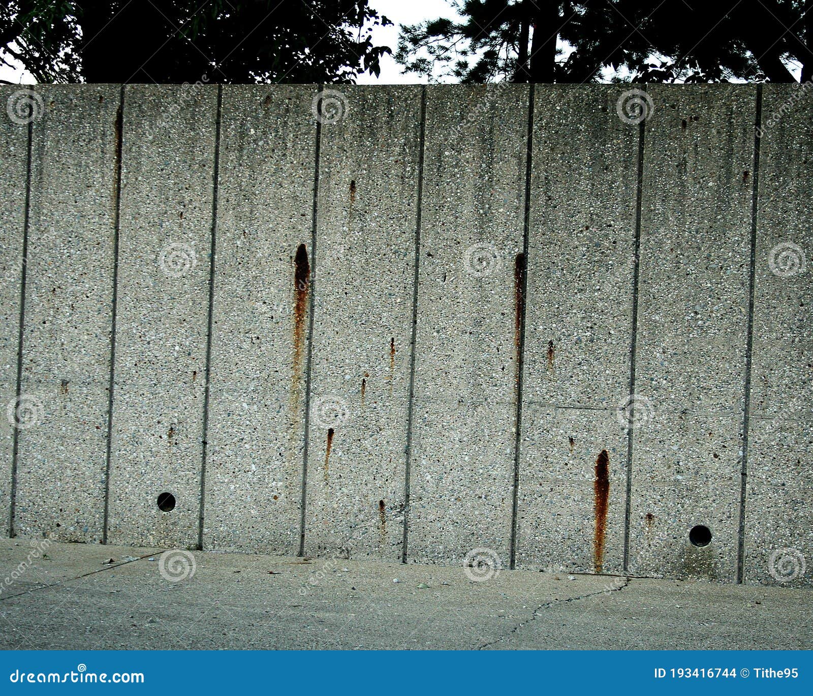 Concreate Wall with Rust Running Down the Wall Stock Photo - Image of ...