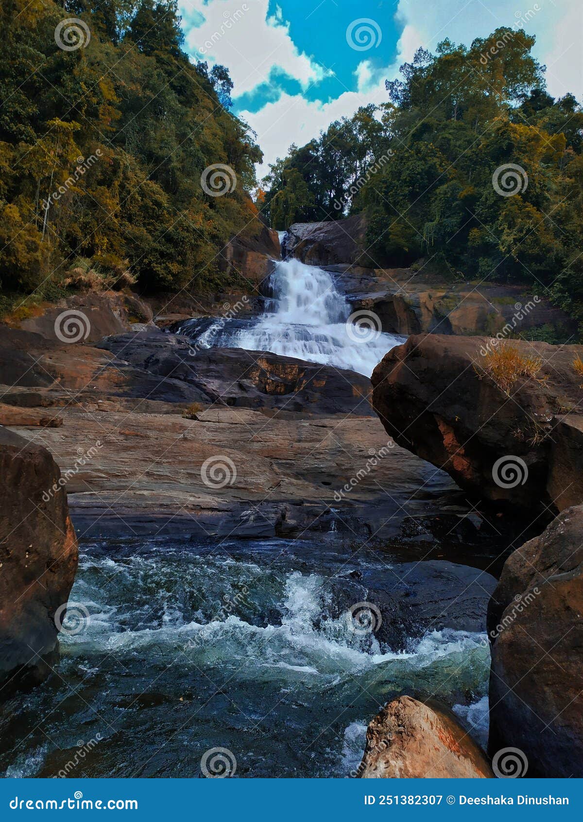 Bopath Ella Waterfall Sri Lanka Stock Image - Image of mete, landscape ...