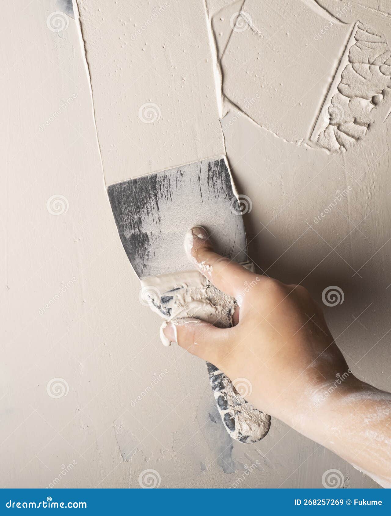 Wall Putty, Spatula in Hand Stock Image - Image of builder, metal ...