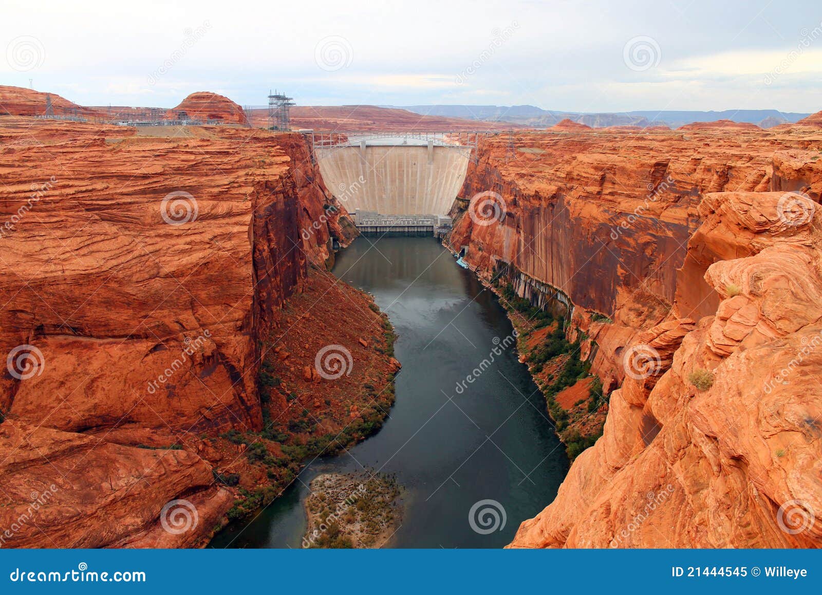 A wall in the river stock image. Image of jump, fallen - 21444545