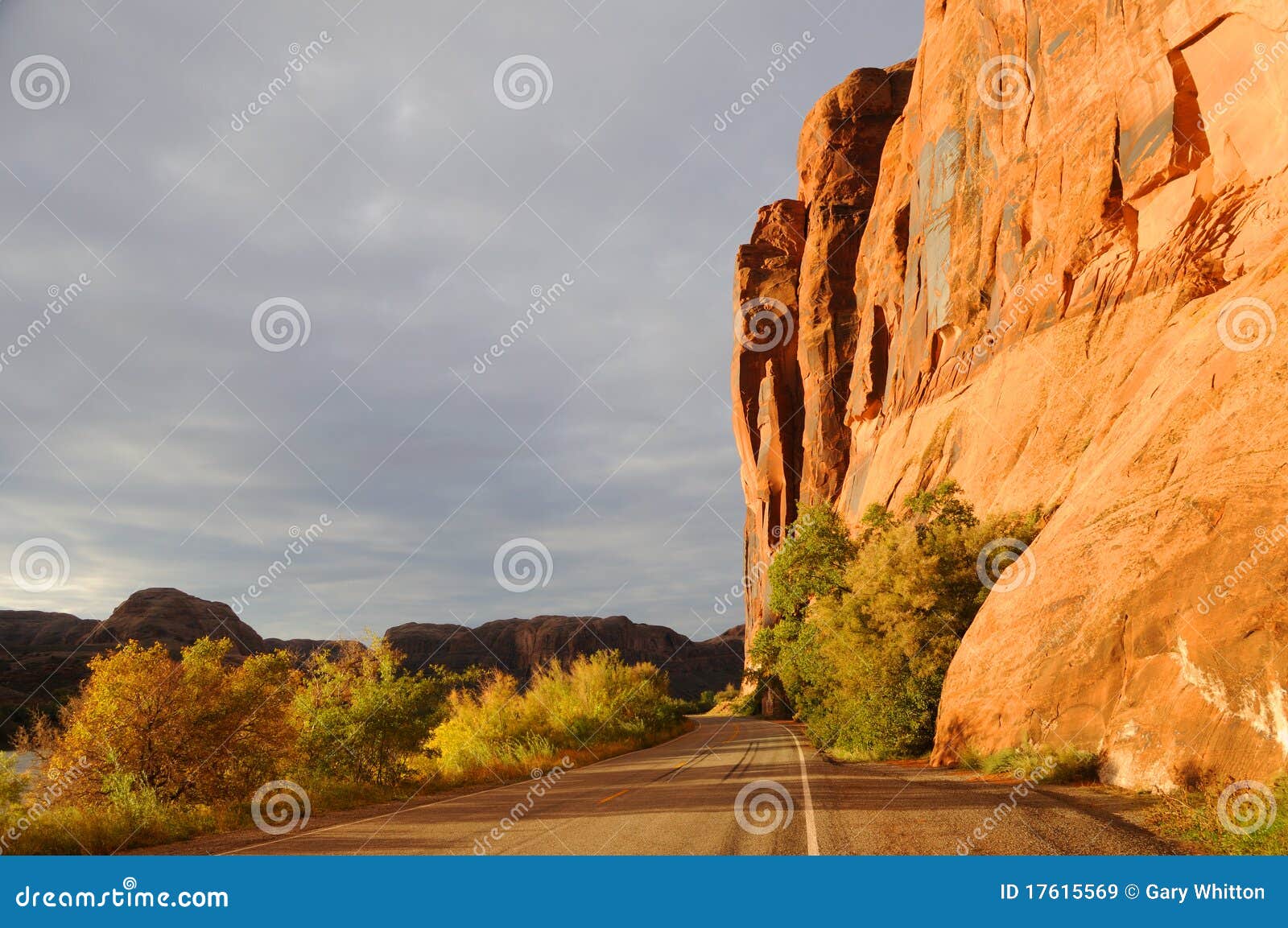 Wall Street Cliffs Near Moab Stock Image - Image of utah, canyon: 17615569