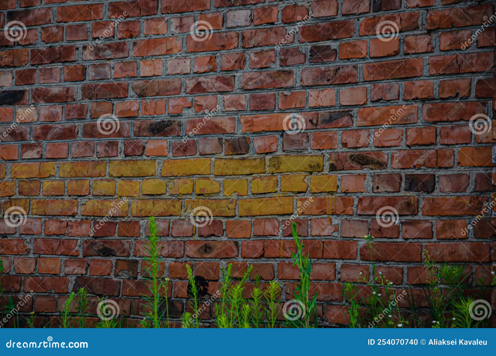 Wall Texture and Red Block Pattern are Suitable for a Simple Design ...