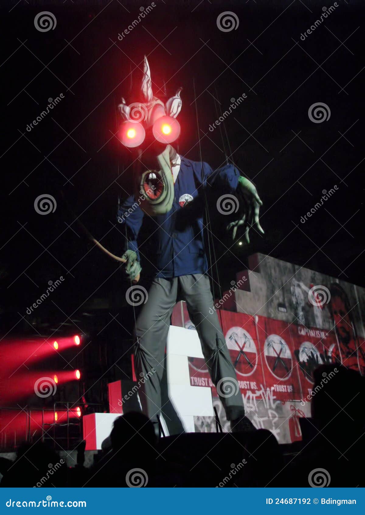 The Wall Tour editorial photography. Image of bdingman - 24687192